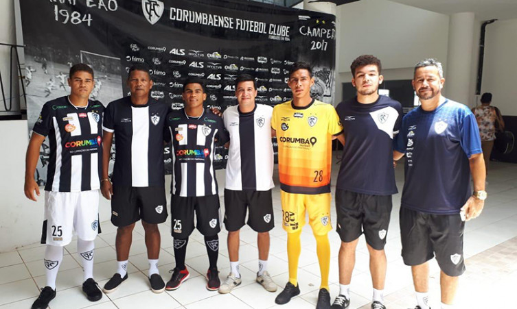 Corumbaense lança novo uniforme e apresenta jogadores para temporada ...