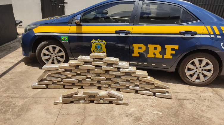 PRF apreende 64 quilos de maconha e pasta base escondidos em carga de ferro-gusa - Diário ...