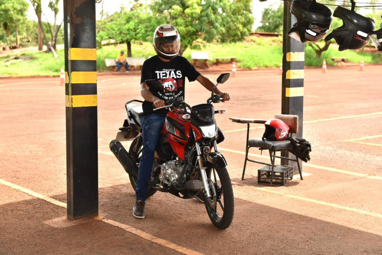 Detran habilita primeiro condutor de MS pela CNH do Brasil - Diário ...